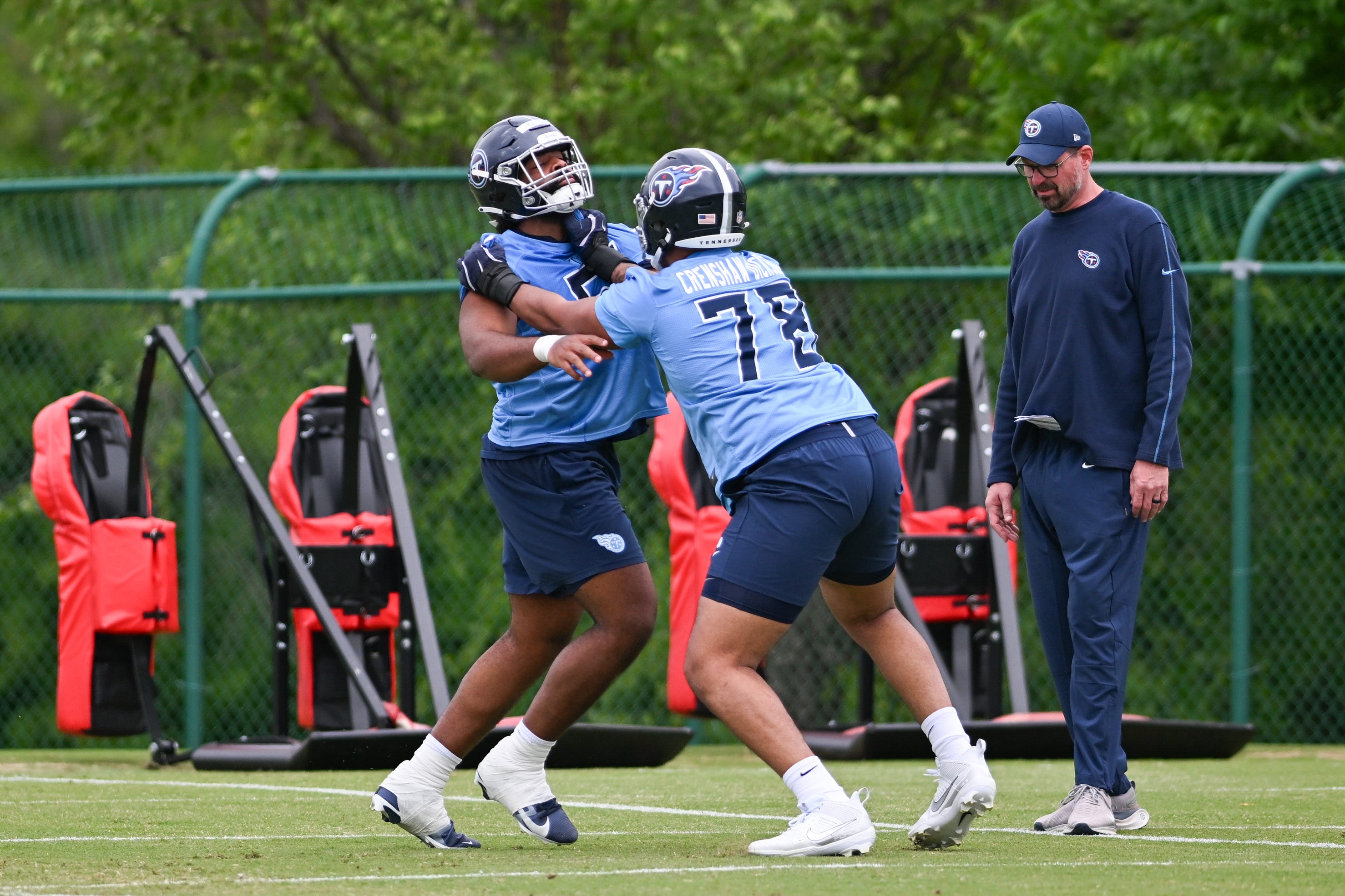 Tennessee Titans sign Brandon Crenshaw-Dickson to 53-man roster