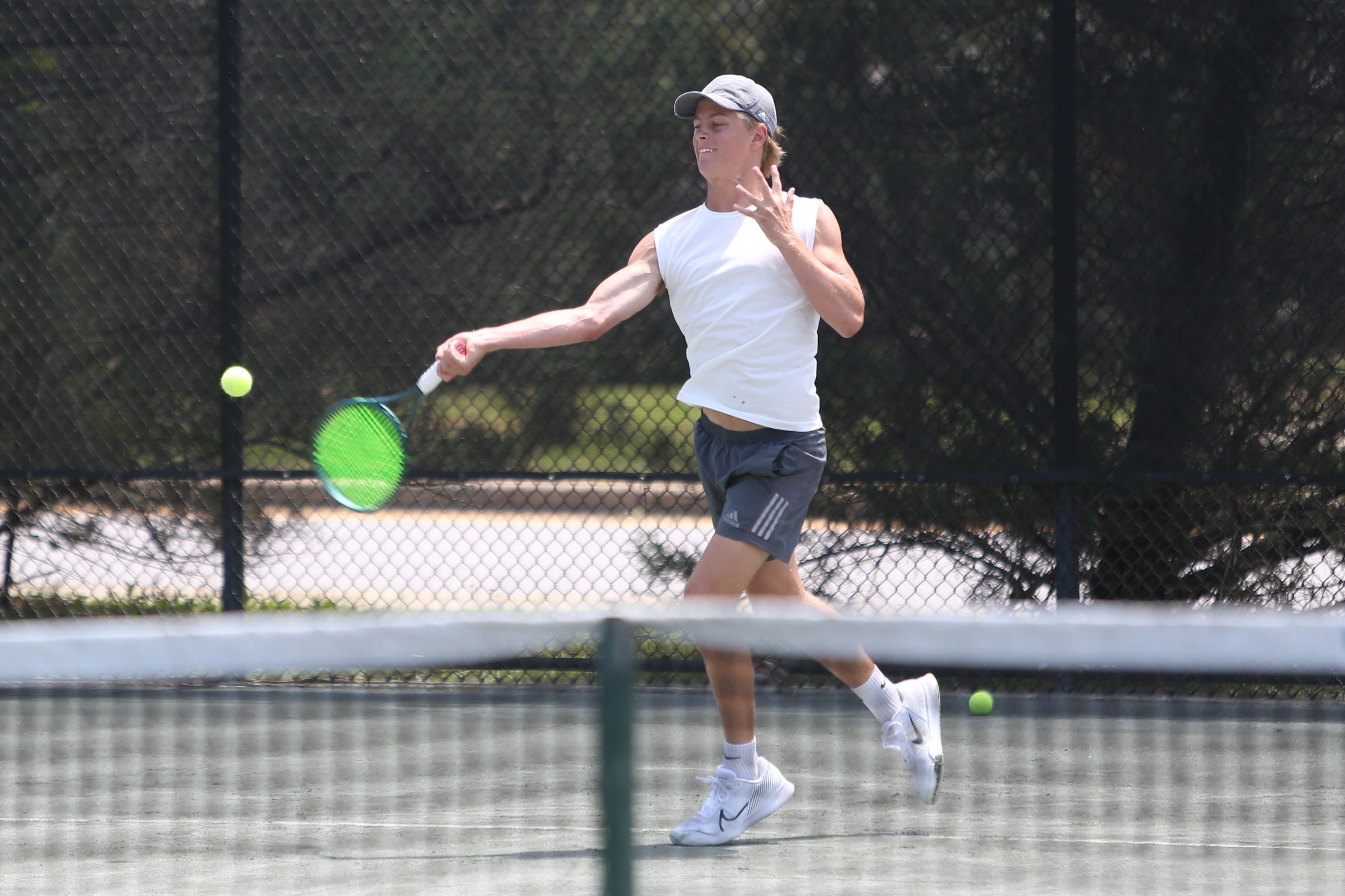 Pensacola Catholic alum Justin Lyons gets 'hometown' feel at Pensacola ...