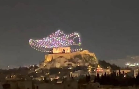 ΥΠΠΟ: Καταθέτει μήνυση για τη διαφήμιση με drone στην Ακρόπολη