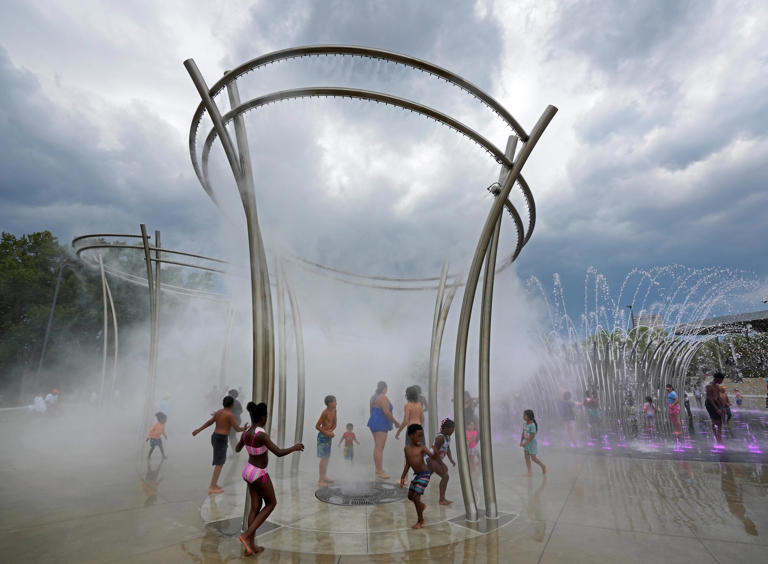 Need to beat the heat? Here are some Columbus splash pads, pools open ...