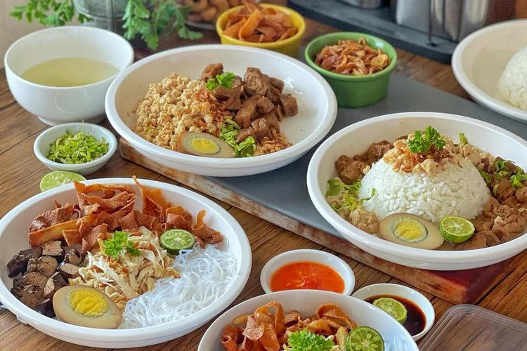 5 Tempat Makan Nasi Bakmoy di Surabaya, Sajikan Menu Kuliner Khas Peranakan Tionghoa dan Jawa