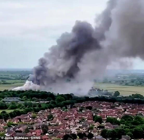 Bicester fire: Explosions heard as blaze rips through former RAF base ...
