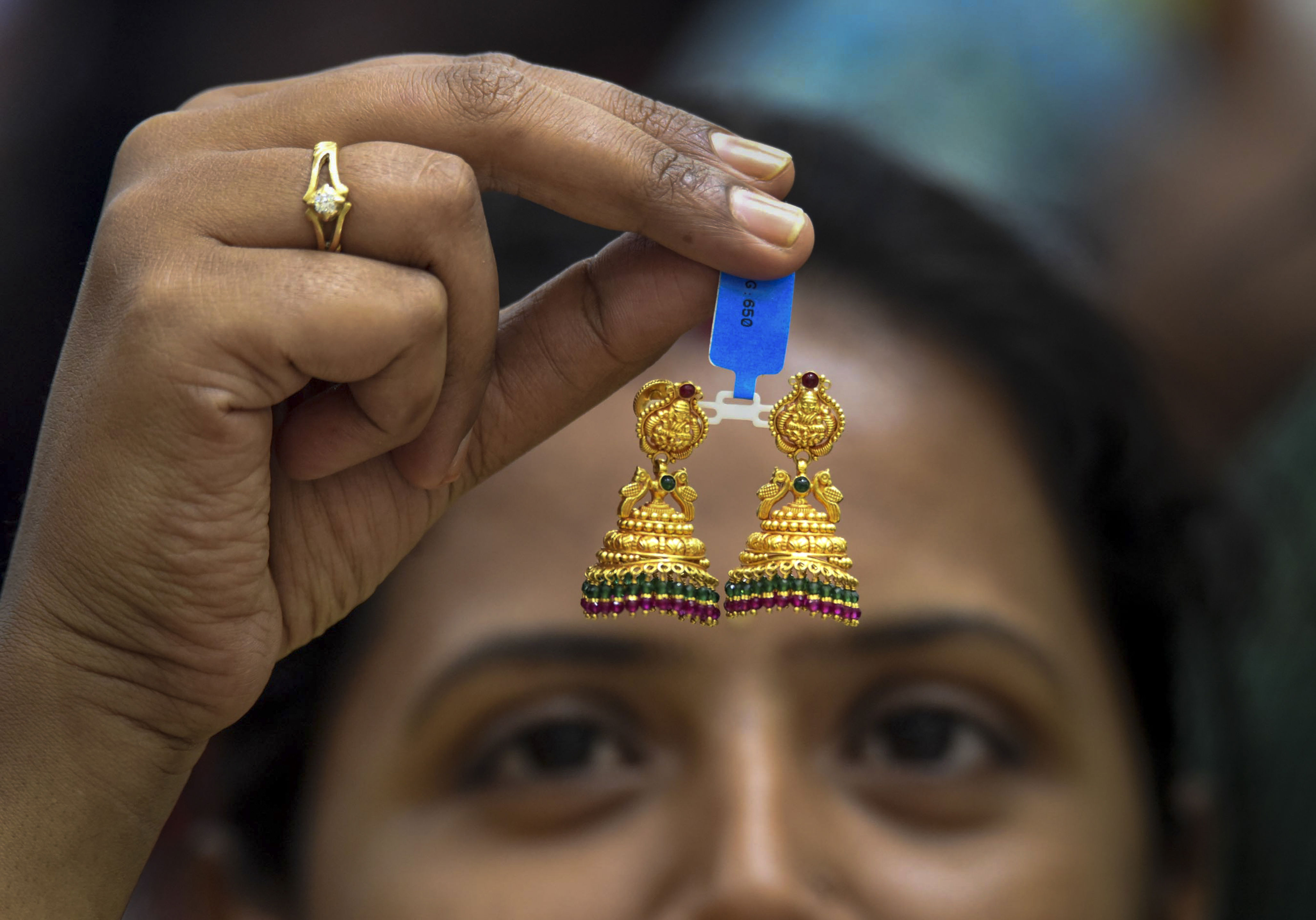 Gold price hits record Rs 1.26 lakh/10 g in Delhi; crosses USD 4k per ...