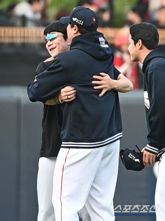 Let's get some monster energy. Yang Hyun-jong's black heart-filled ...