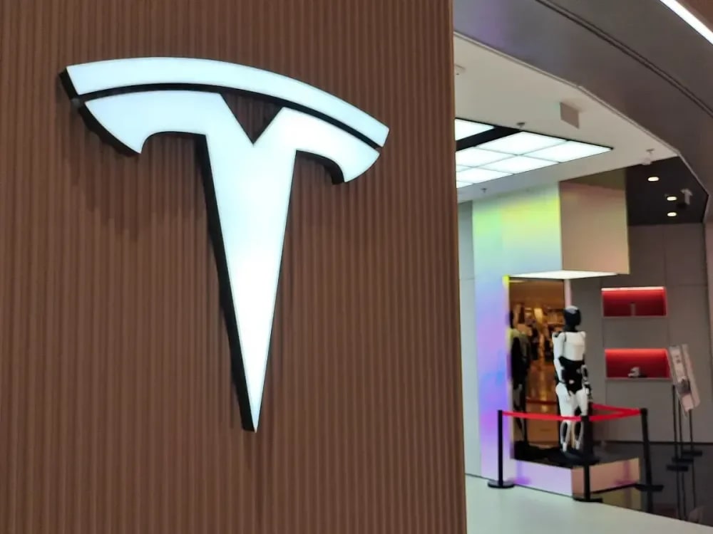 Tesla Ropes In Chipotle’s Strategy Chief Jack Hartung To Its Board