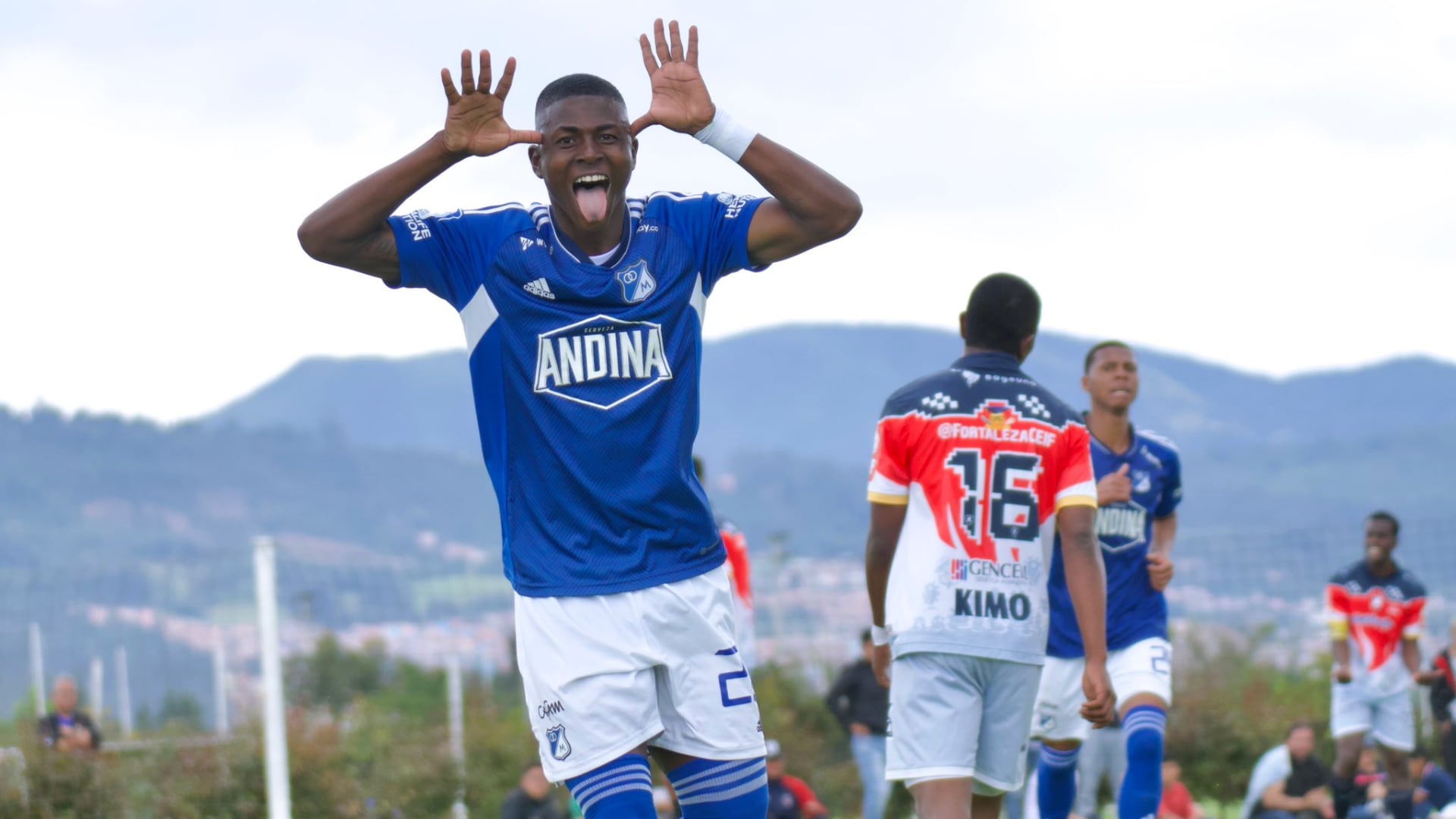 Néiser Villarreal disgustó a los hinchas de Millonarios al aparecer con camiseta de otro grande ...