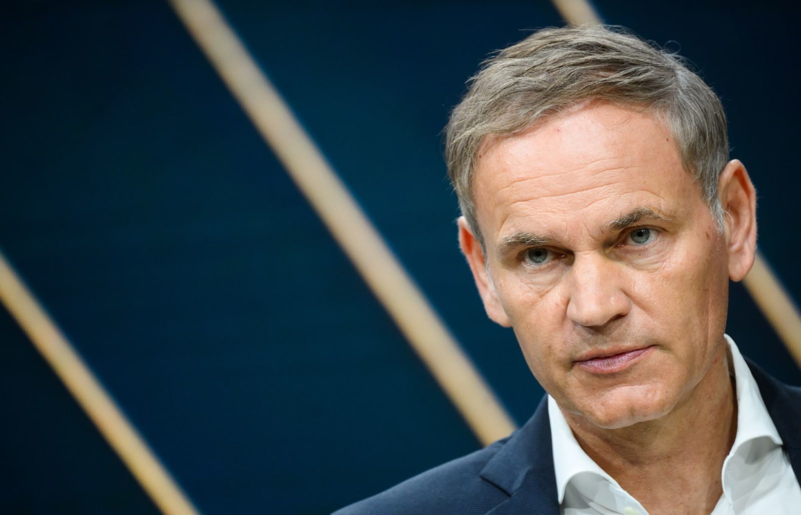 Volkswagen investors demand chief executive step down as Porsche head