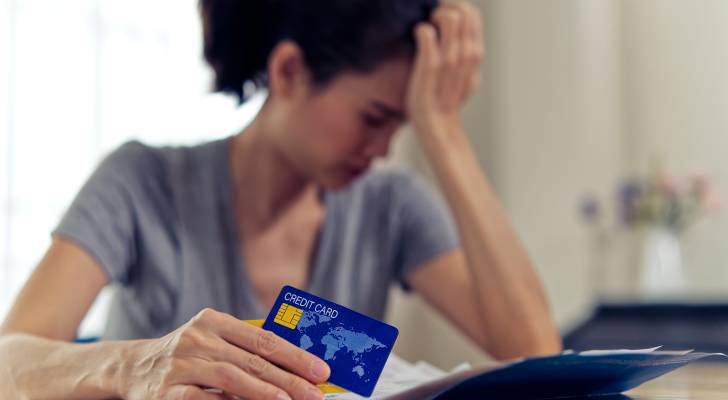 US credit card debt hit a record of $1.21 trillion — how can Americans ...