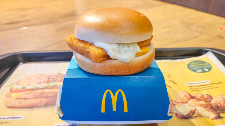 The Ingredients That Give McDonald's Filet-O-Fish Its Golden Color