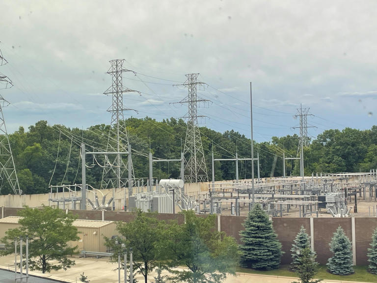 More than 250,000 without power in Michigan. Where storm hit hardest