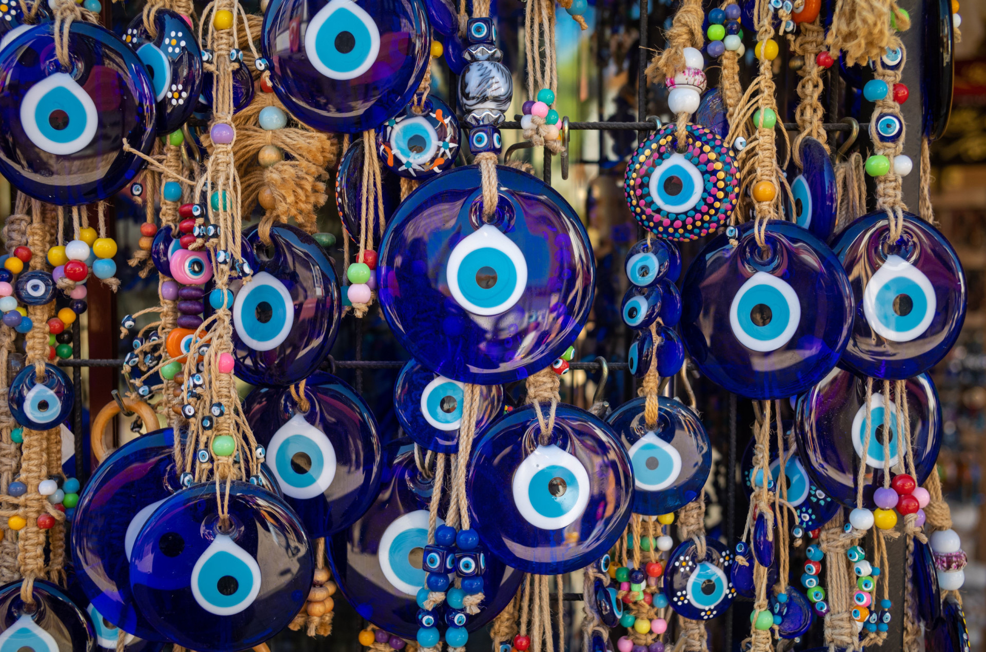 Fascinating color meanings around the world