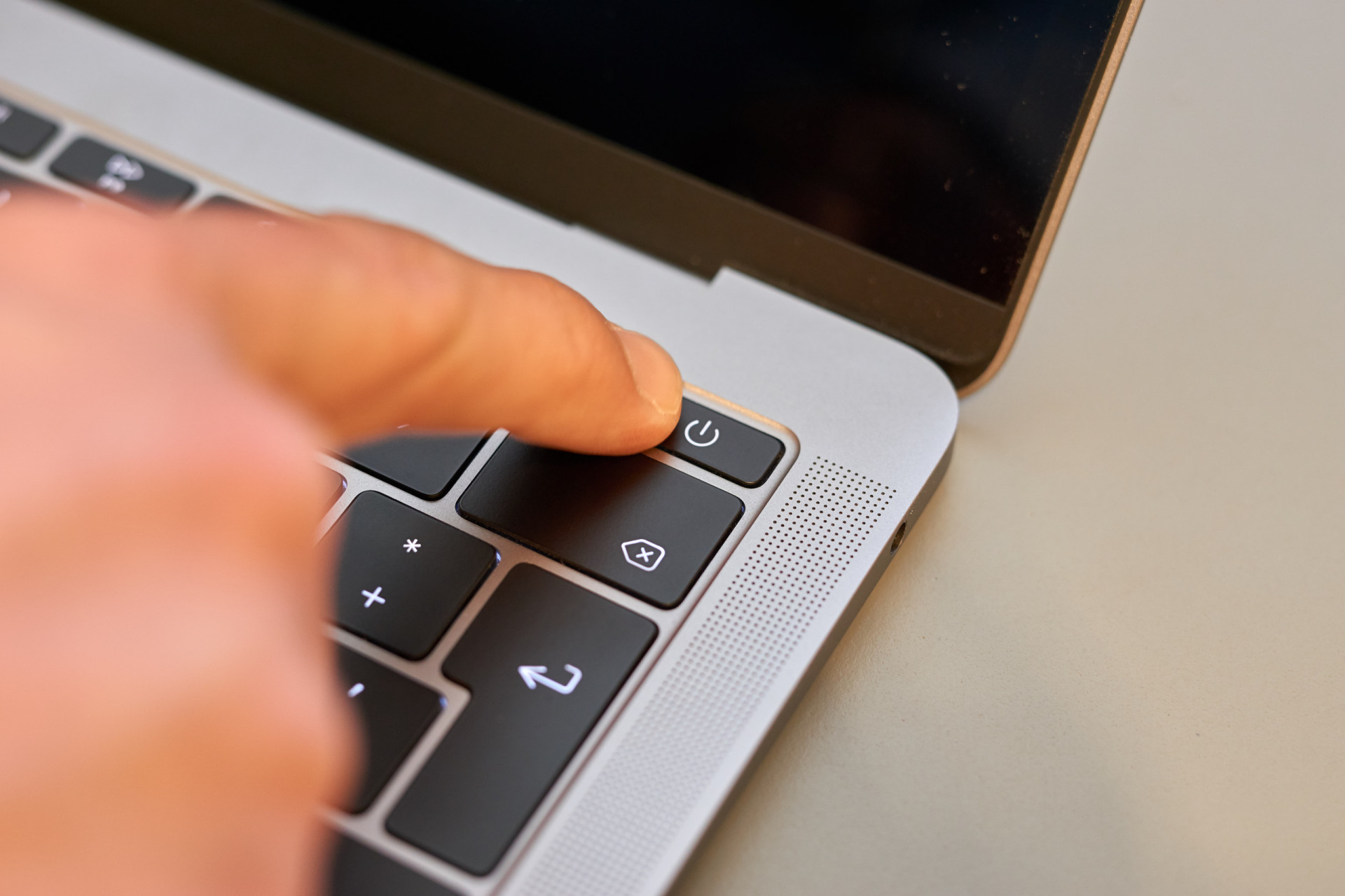 Optimal tips for balancing hybrid work