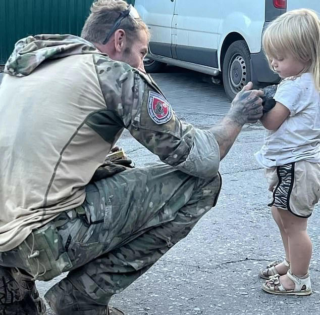 British bomb disposal expert killed dismantling Russian mines in ...