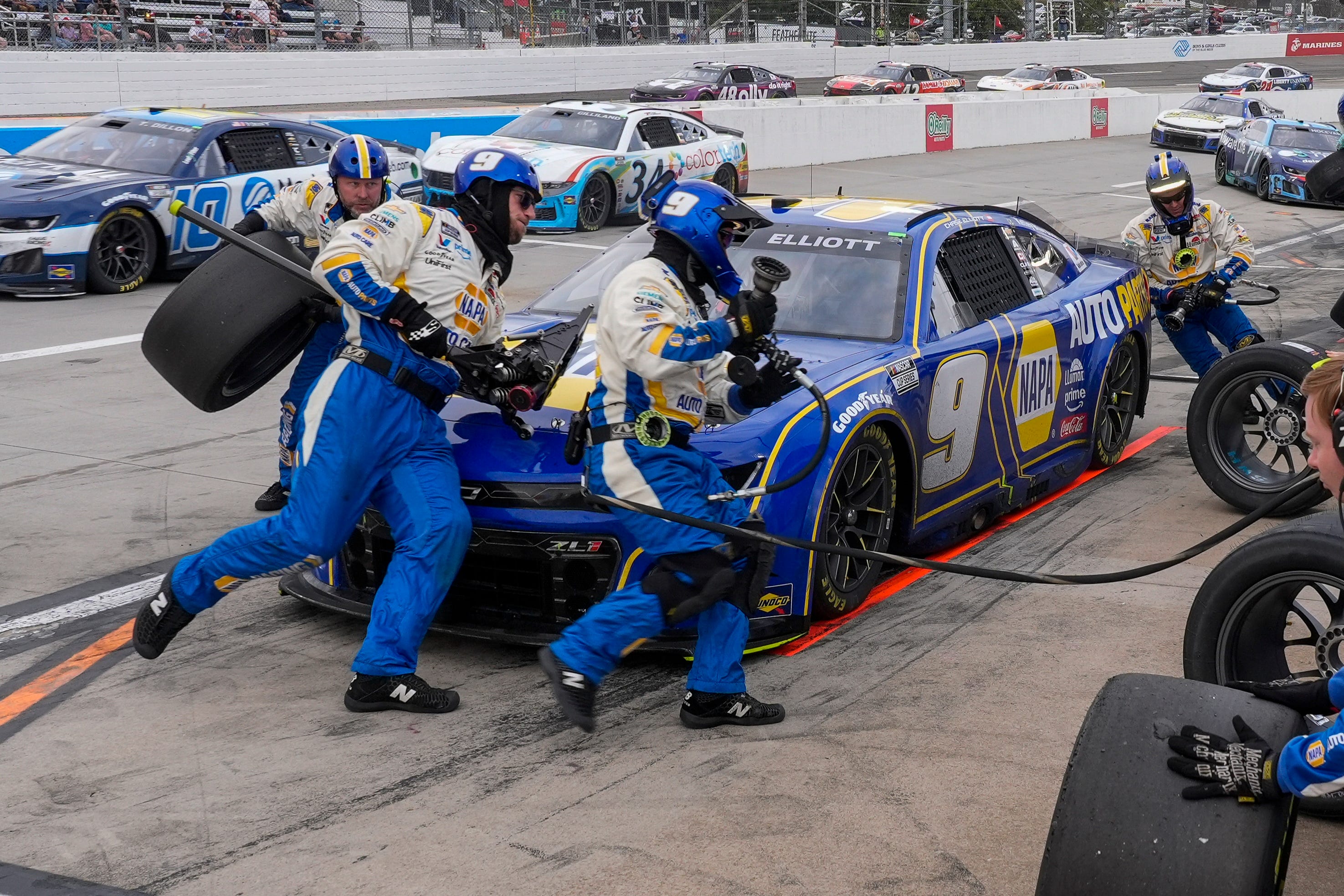 Hendrick Motorsports makes big changes to Chase Elliott's team in 2025