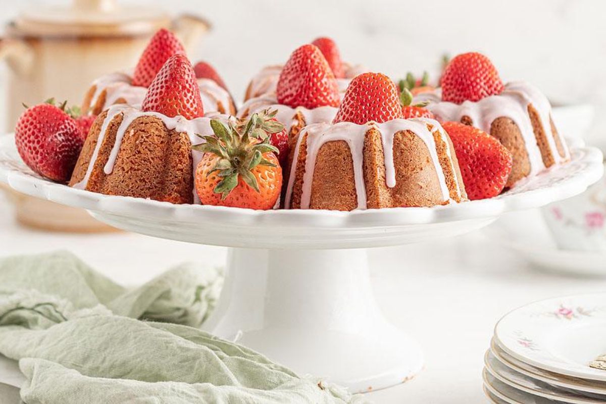 Saturday & Sunday Sweets: 17 Easy Weekend Baking Ideas You'll Love