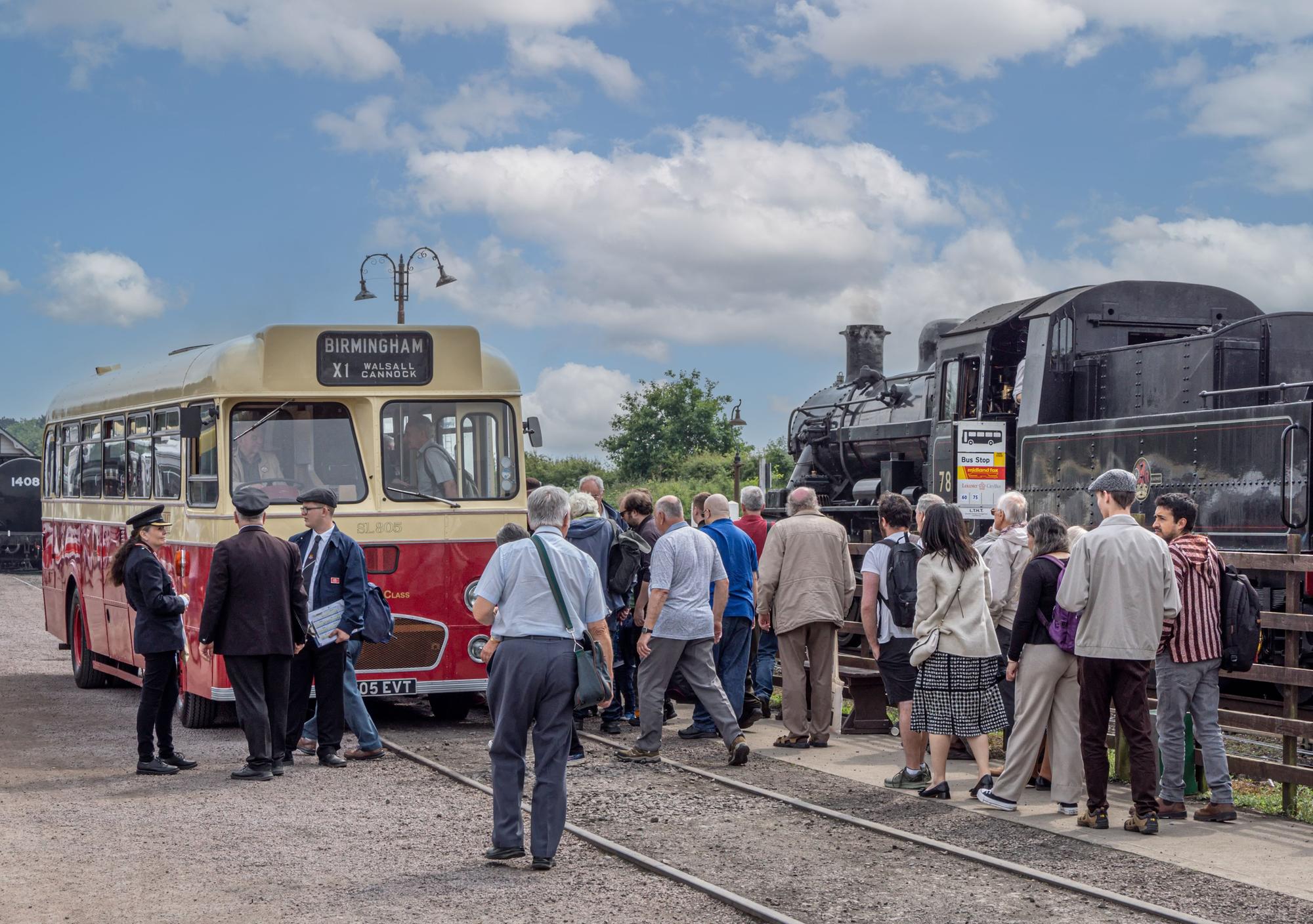 Ride through time: Heritage Bus rally returns to the Great Central ...