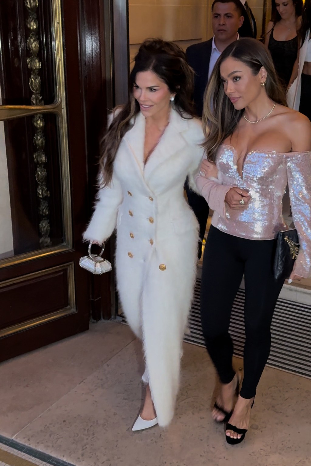 Lauren Sánchez steps out in $3,880 crop top and miniskirt for ...