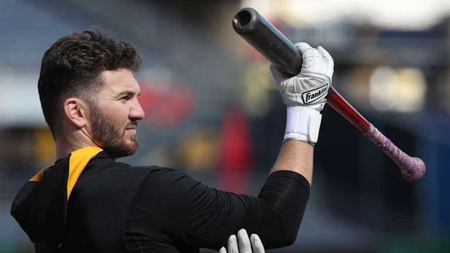 Pirates First Baseman Joining Team Ahead of Phillies Series