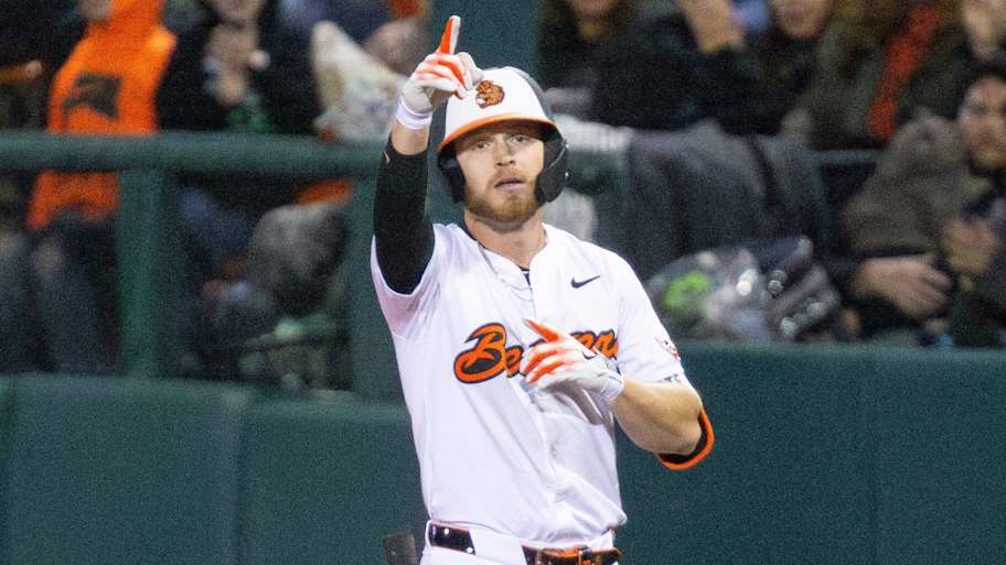 #7 Oregon State Baseball Wins Pitcher's Duel With Long Beach State 2-1 ...