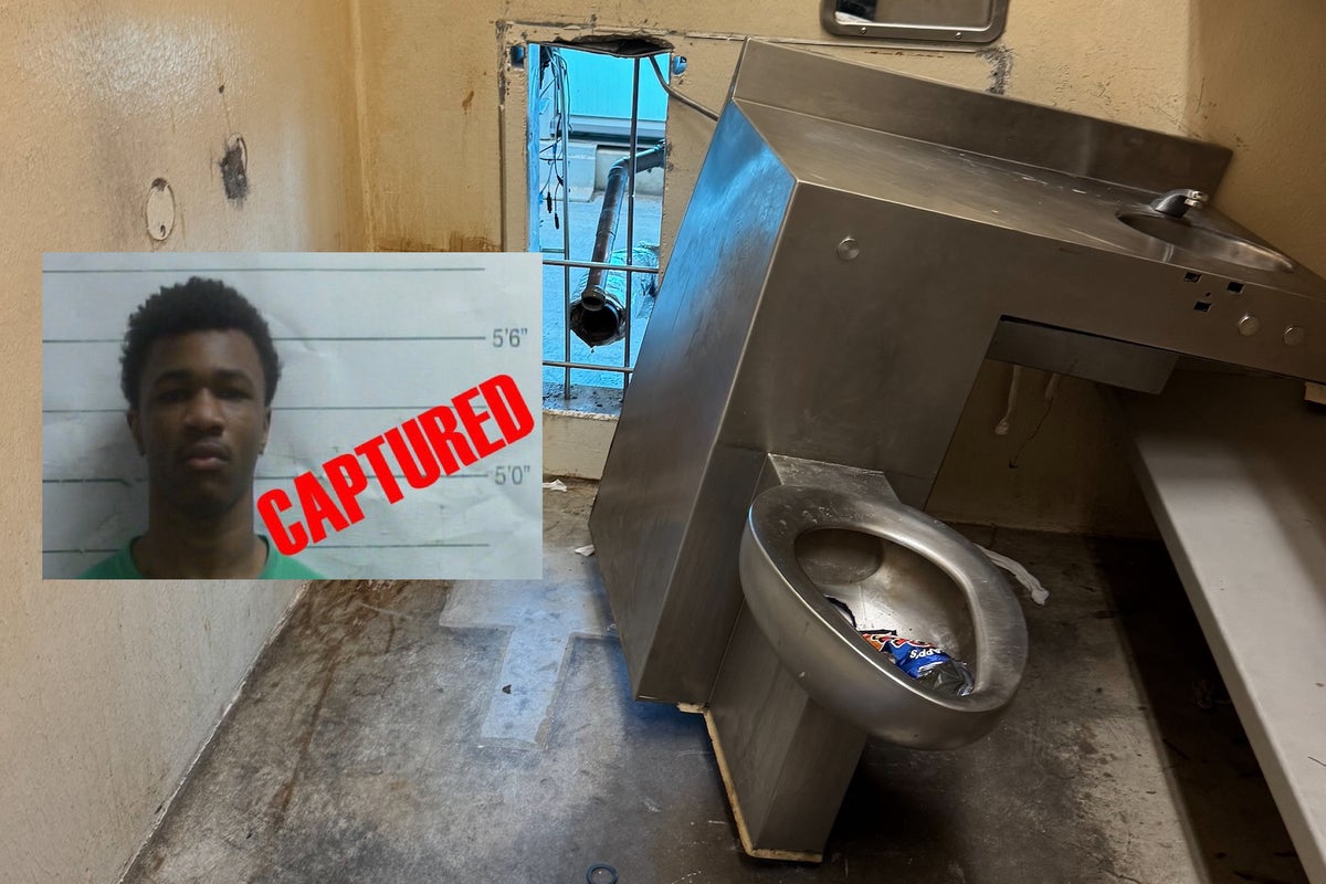 Ten Louisiana inmates escape by derailing jail cell doors and squeezing ...