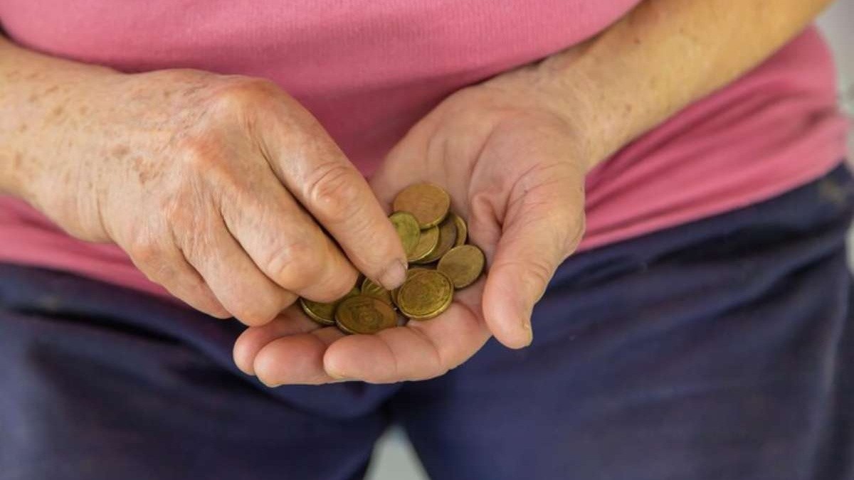 New $4,000 tax deduction for seniors sparks debate on retirement tax relief
