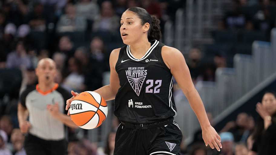Two Former Northwestern Stars Make Opening Night WNBA Rosters