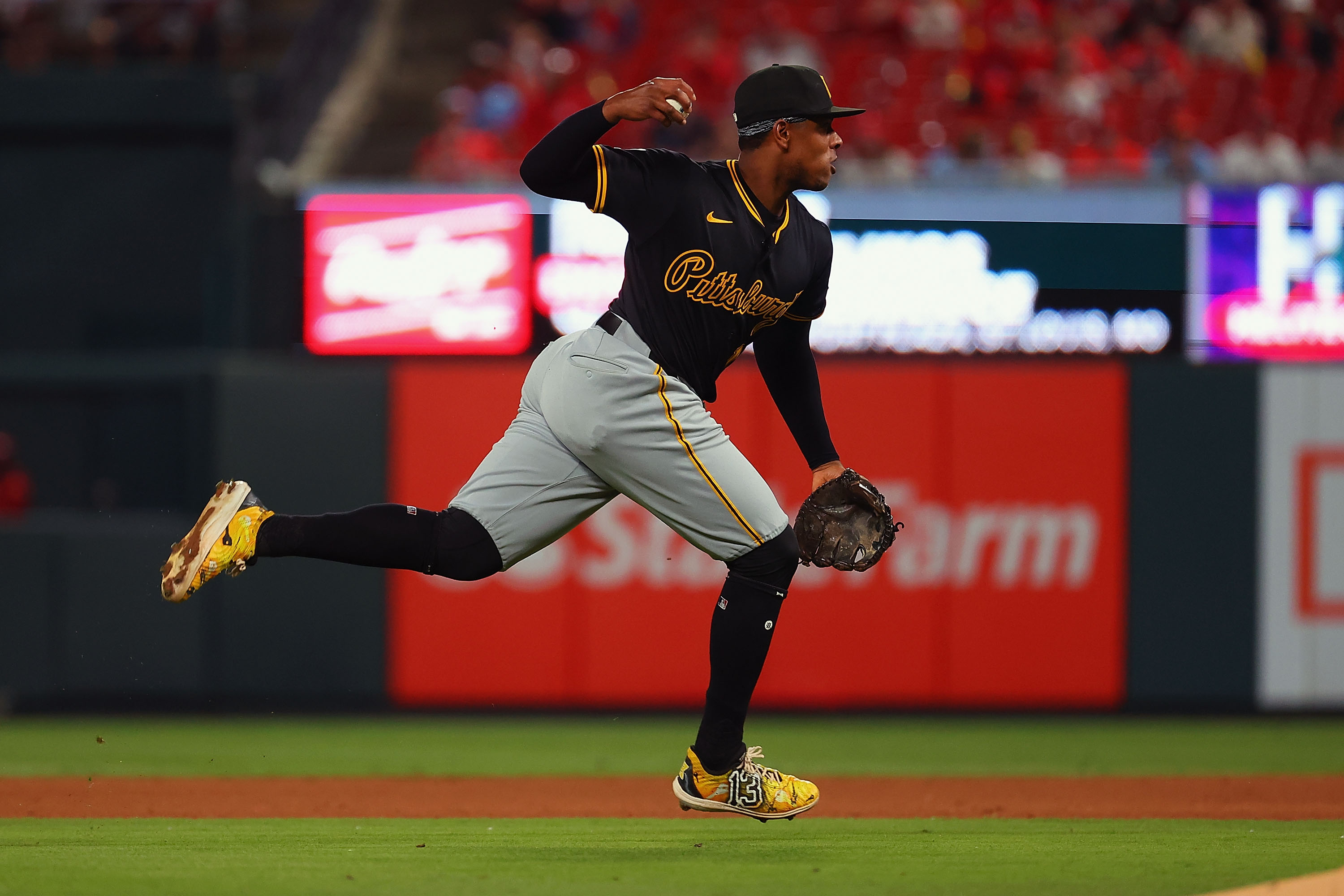 Yankees Could Turn to Pirates $70 Million Star After Oswaldo Cabrera Injury