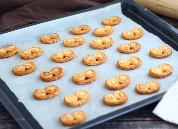 Simple and quick puff pastry palmiers