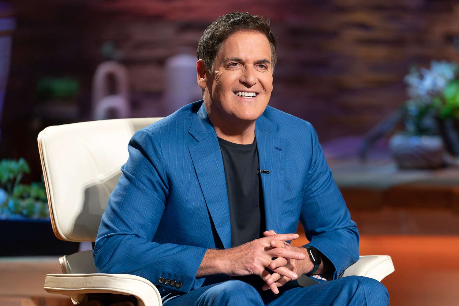 Mark Cuban Receives an Emotional Tribute in His Final “Shark Tank ...