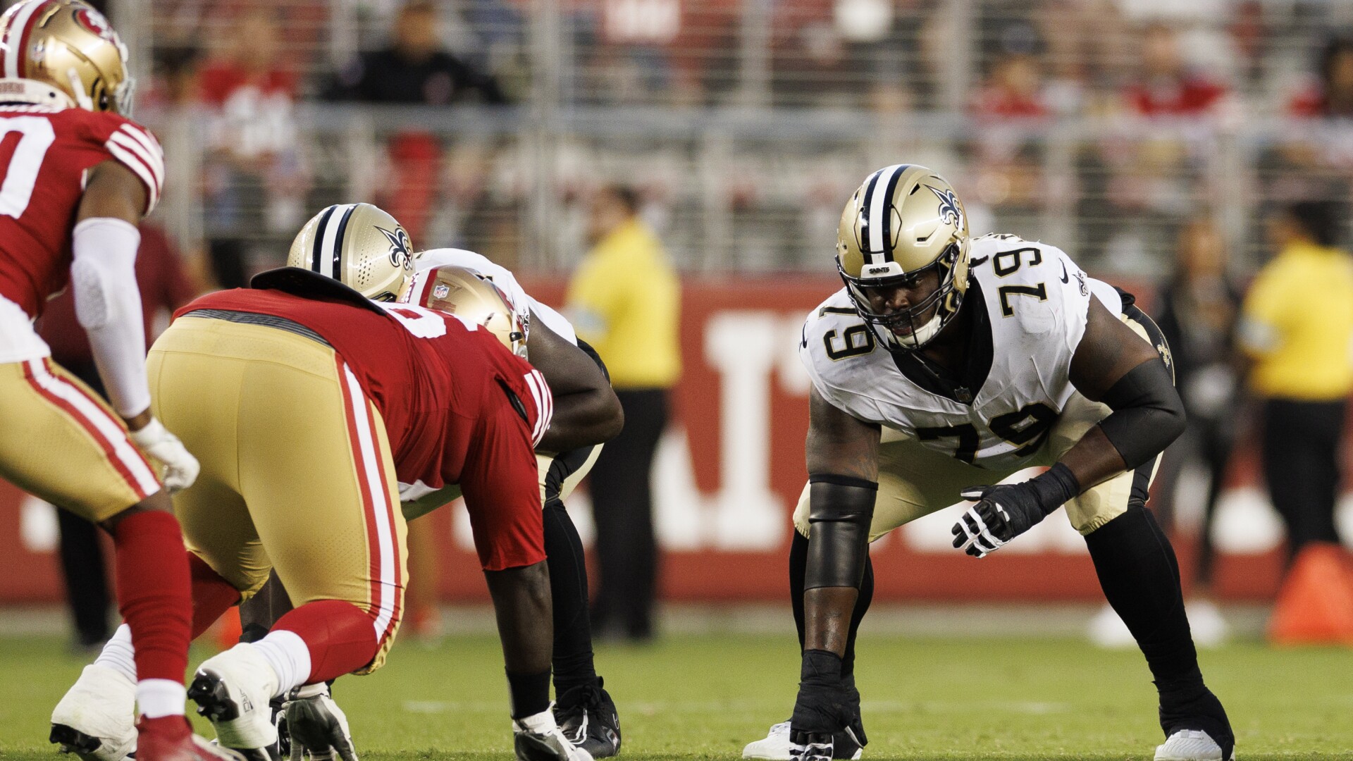 Chiefs sign OG Tremayne Anchrum