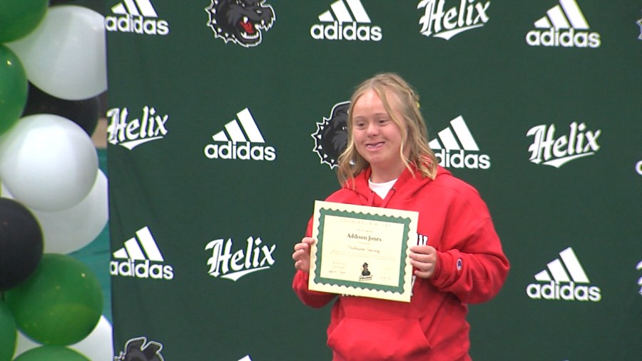 Addison Jones becomes 1st Helix student with Down Syndrome to sign at 4 ...
