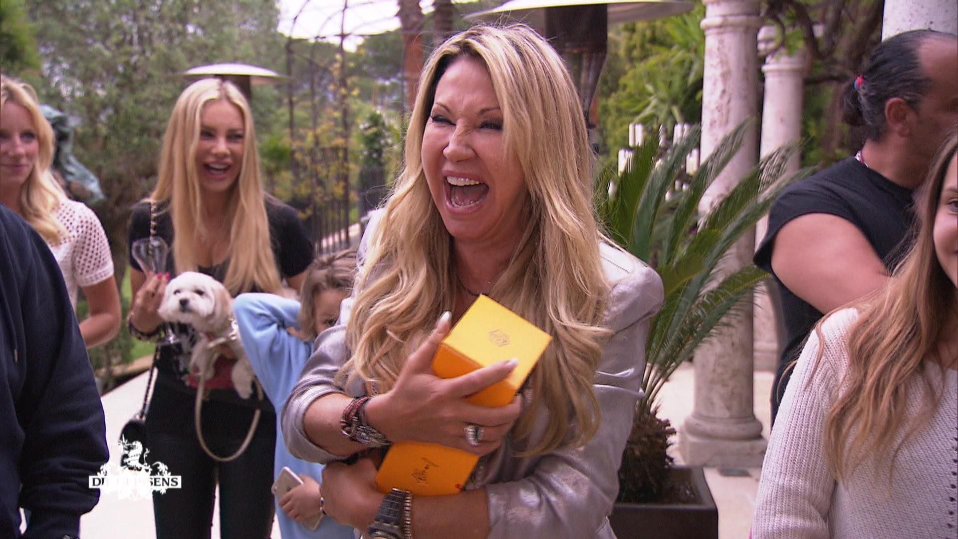 10 Nerdy Comic Characters That Are Unexpectedly Buff & 10 That Are Slight But Strong