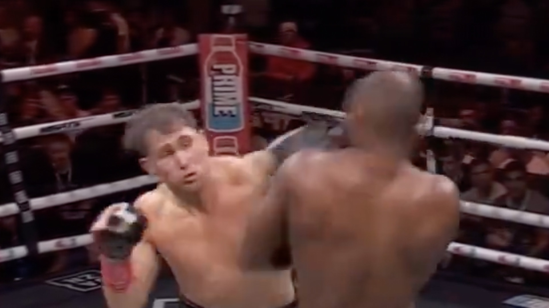 Darren Till gets late knockdown, wins close decision over Darren ...