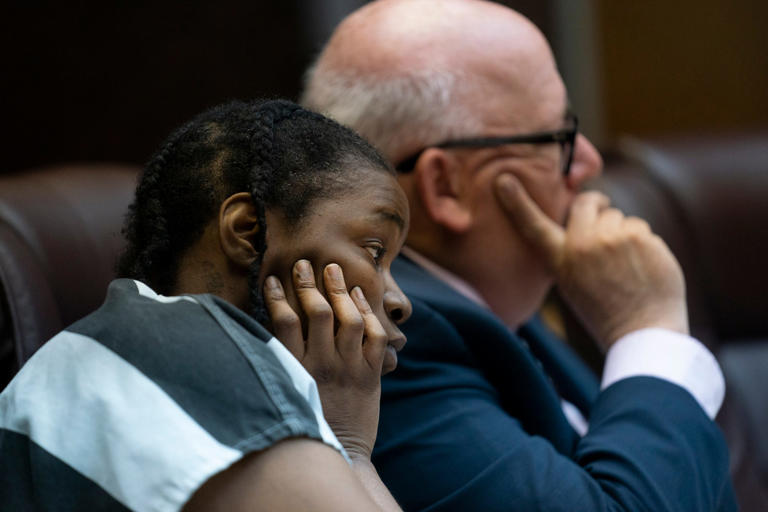 Pontiac mom whose kids lived in squalor to stand trial