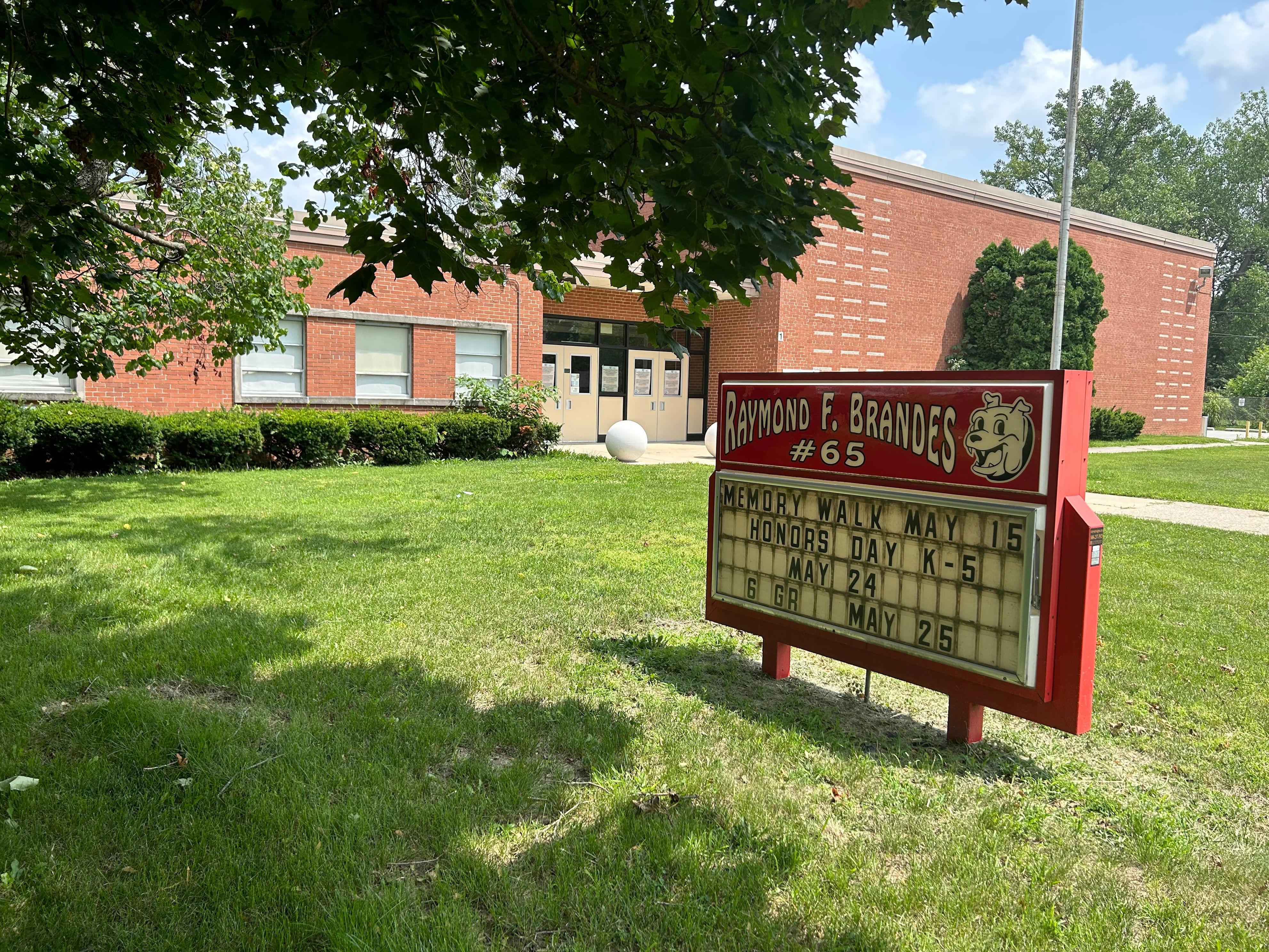 Indianapolis Public Schools to sell a building, put another up for sale ...