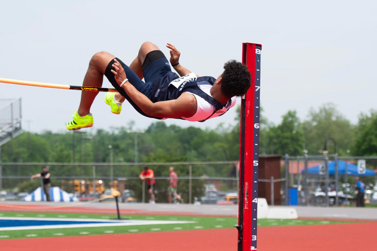 Jalen Cook claims YAIAA's first District 3 medal as meet gets suspended ...