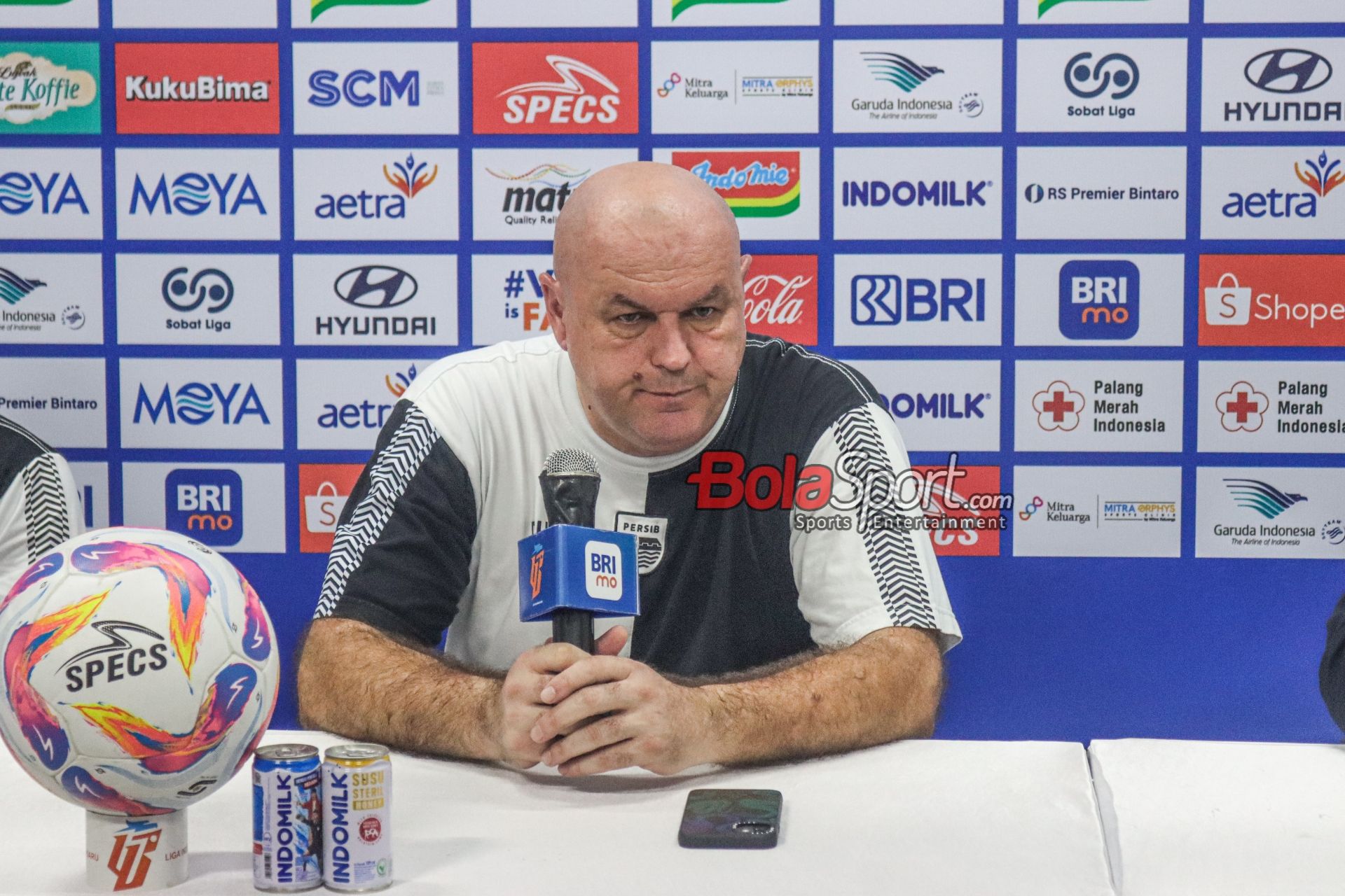 Bukan lawan yang buat Persib kelelahan, Bojan Hodak ungkap beban yang ...