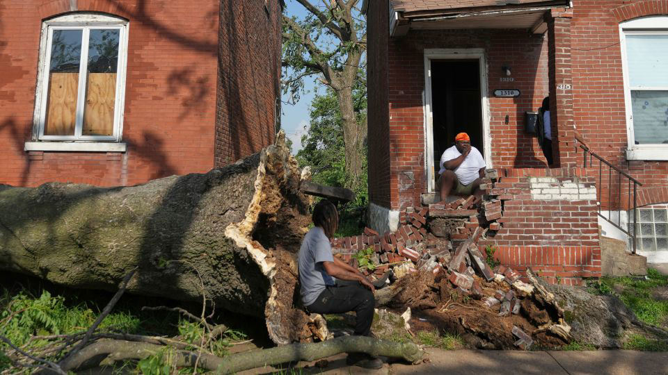 Storm kills at least 5 in St. Louis as millions remain under the threat ... Storm kills at least 5 in St. Louis as millions remain under the threat ...