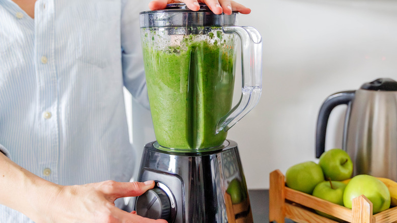 The Kitchen Blender Blade Hack You Should Actually Avoid At All Costs