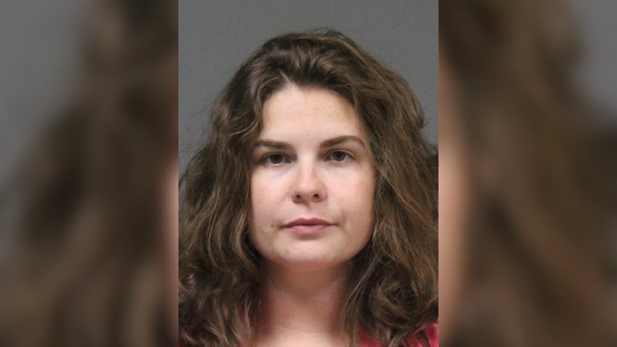 Former DeSoto County high school teacher accused of ‘making out’ with ...