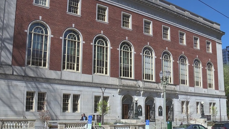 Despite recent violence, Portland’s Central Library won’t be installing ...