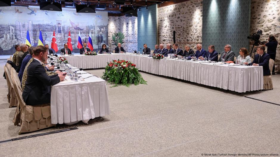 Rusia y Ucrania acuerdan intercambiar a mil prisioneros de cada bando