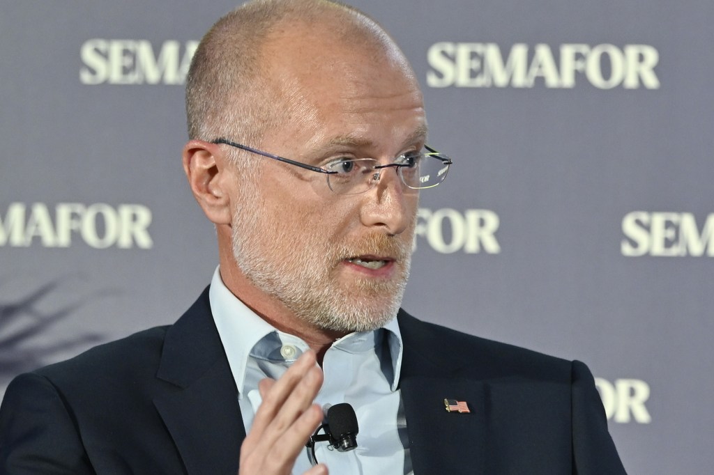 FCC Approves Verizon's $20 Billion Frontier Deal After Telco Committed ...