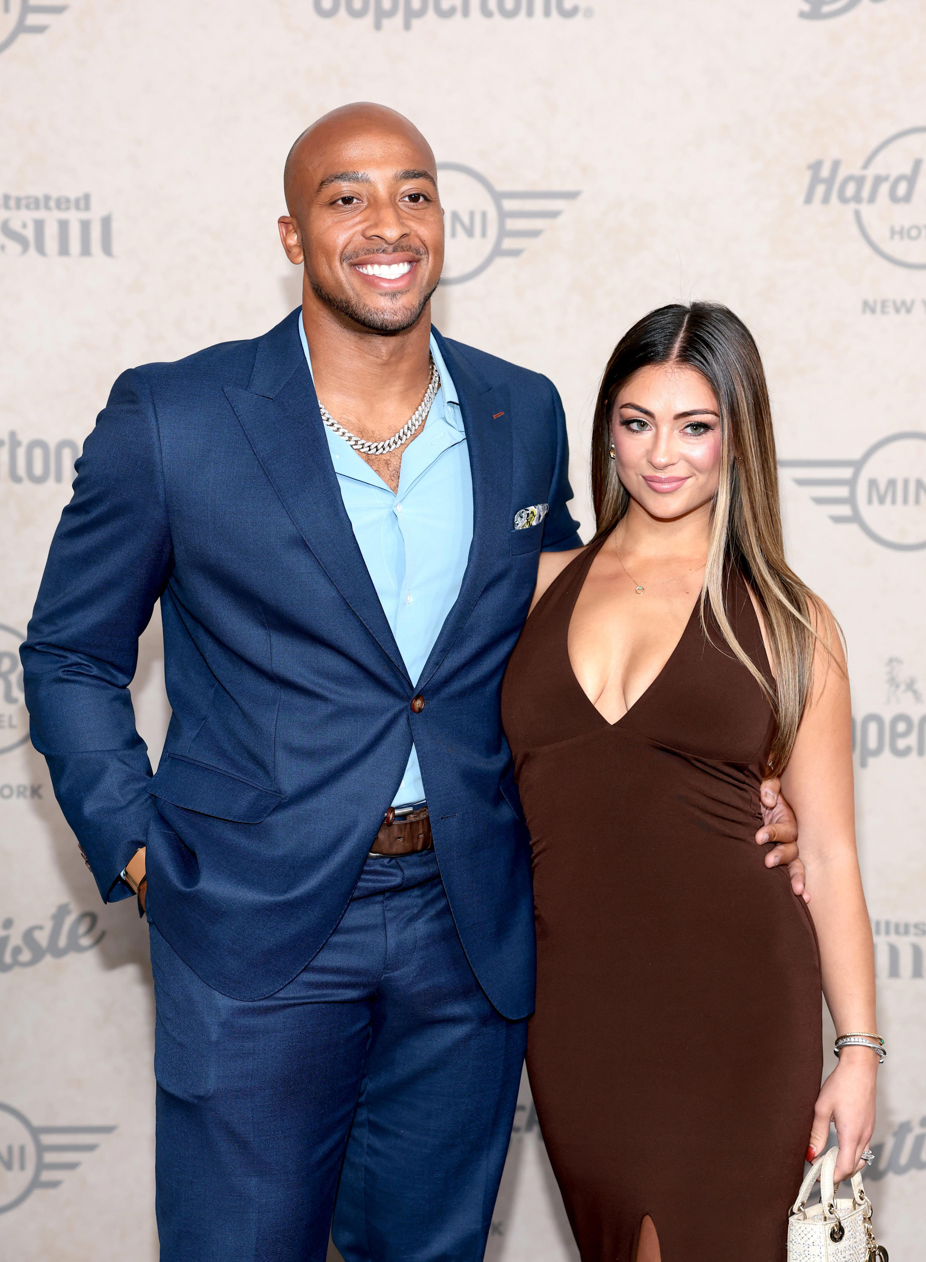 What's better: Green Bay or Philadelphia? AJ Dillon's wife, Gabrielle ...