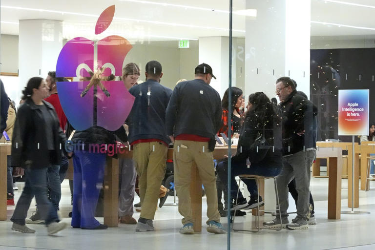 Fortnite says it's offline on Apple's iOS around the world