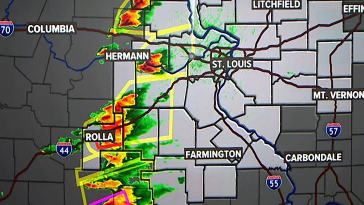 St. Louis severe weather radar | Tornadoes and giant hail move into the region
