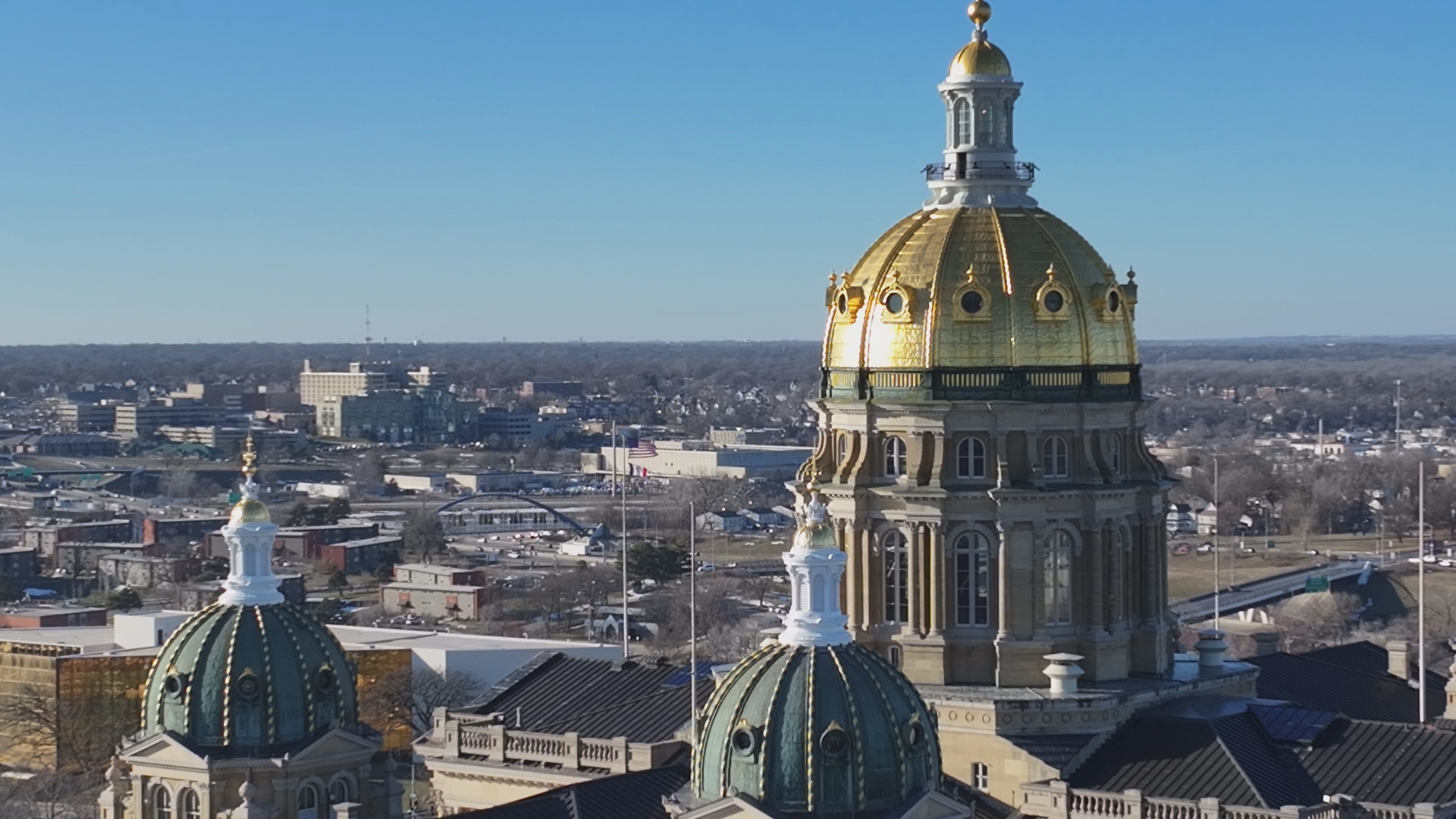 Midday headlines: Sand releases reaudit of Des Moines schools, Vance ...