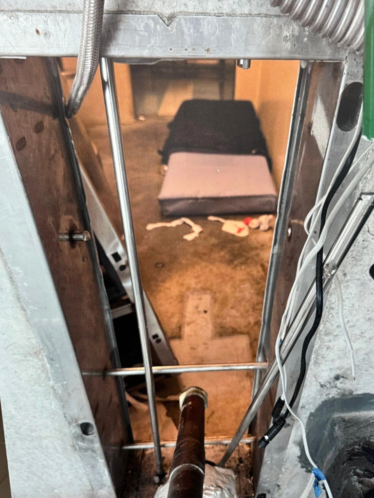 3 escaped inmates recaptured; 7 still remain after Orleans jailbreak