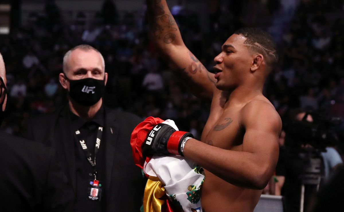 ¿Cuánto ganará Michael Morales por su pelea vs. Gilbert Burns?