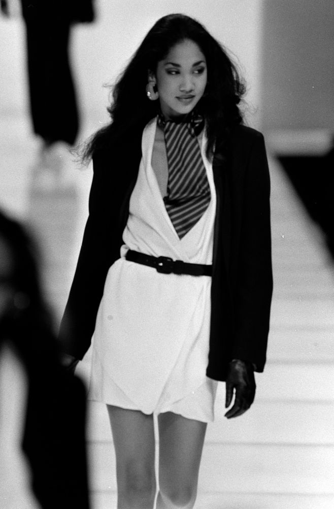 Model and Hip Hop Fashion Pioneer Kimora Lee Simmons' Runway Career ...